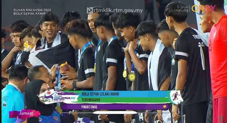 Terengganu bawa pulang ibu segala pingat emas acara bola sepak tewaskan pulau pinang 2-0, sukma ...